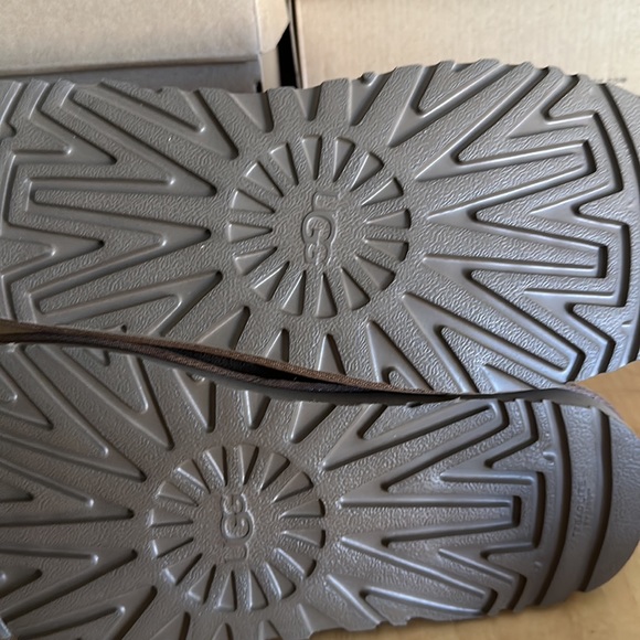 UGG | Shoes | Ugg Mens Neumel Chukka Logo Boot | Poshmark